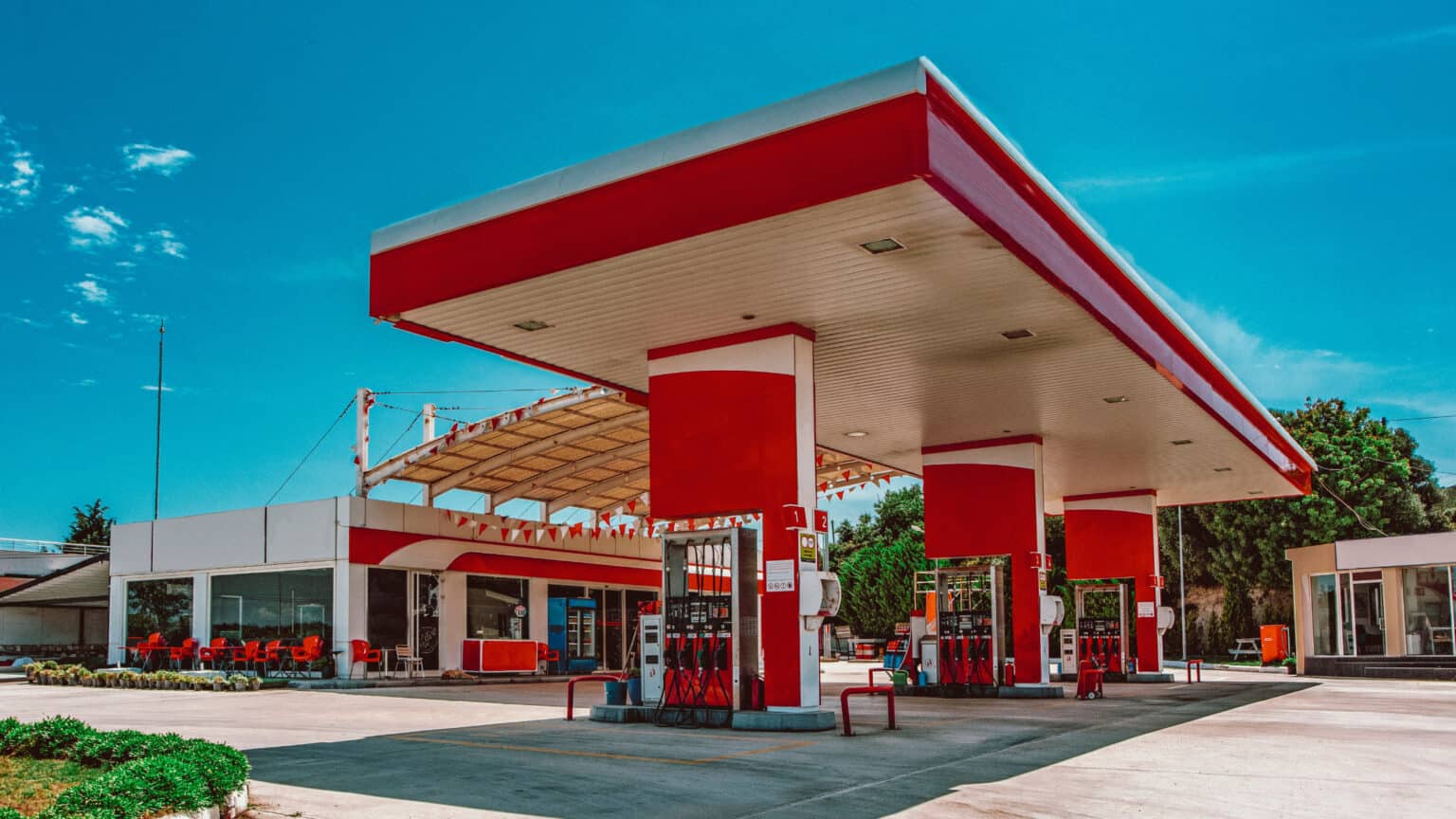 The Best Gas Apps to Save on Gas Fill Ups Right Now
