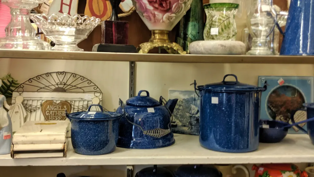 14 Life-Changing Thrift Shopping Tips You Need!